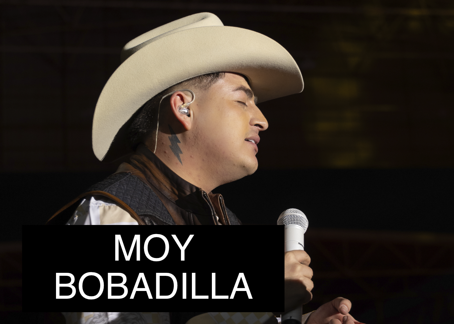 Moy Bobadilla - ICONOS MAGAZINE